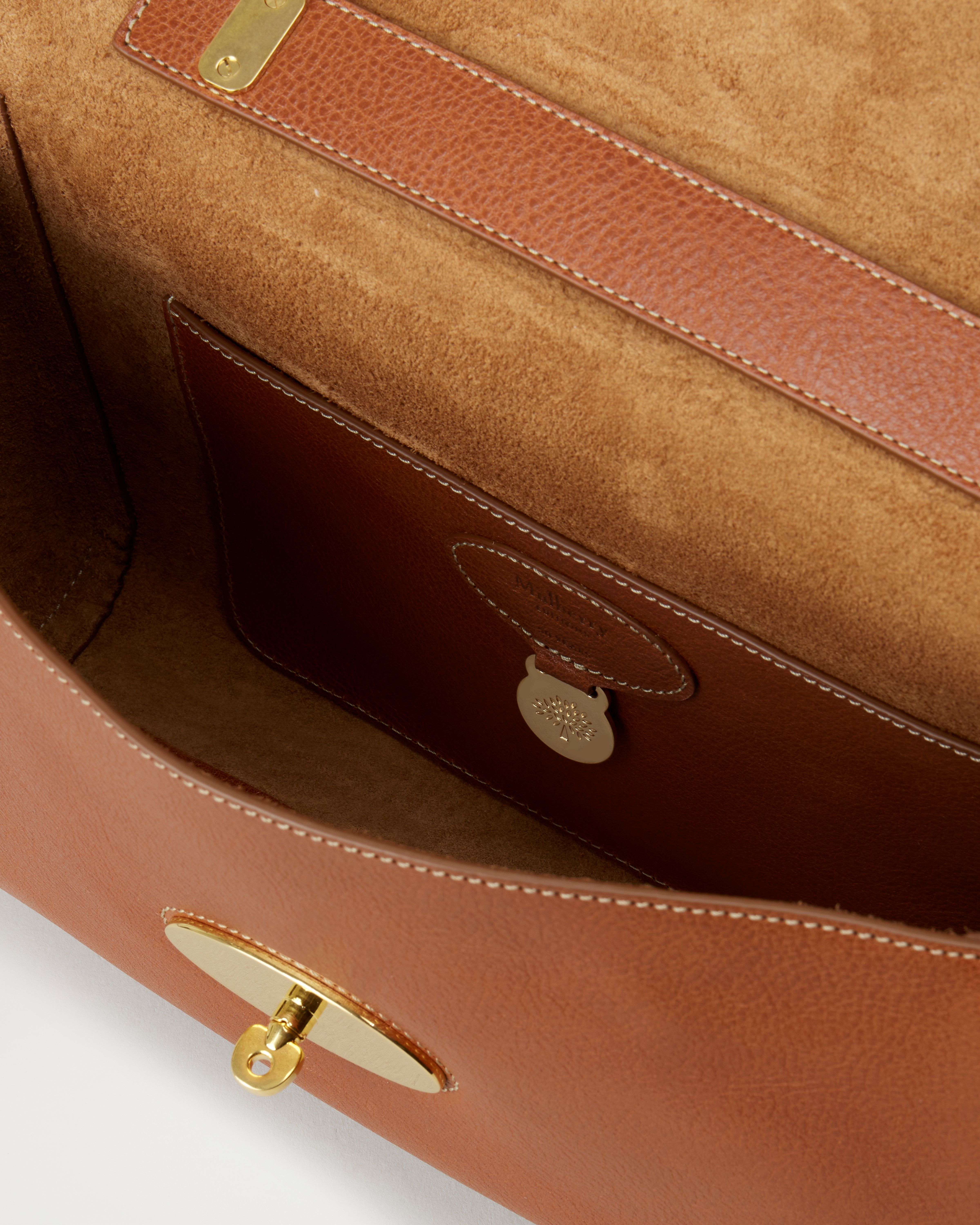 Medium Lily | Oak NVT | Lily | Mulberry