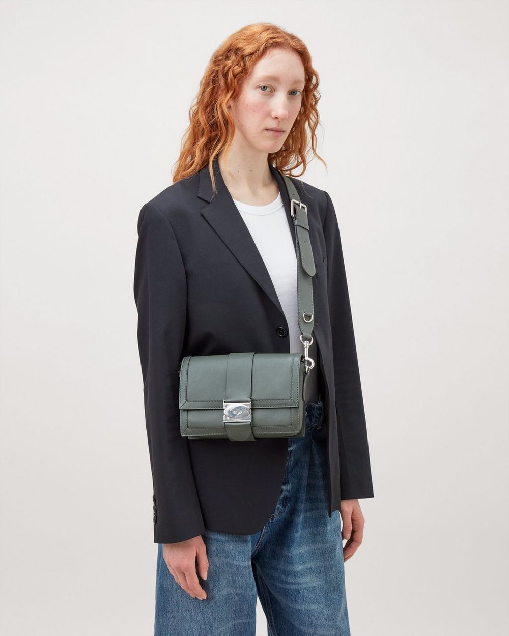 Utility Postman's Buckle Crossbody | Uniform Silky Calf | Women | Mulberry