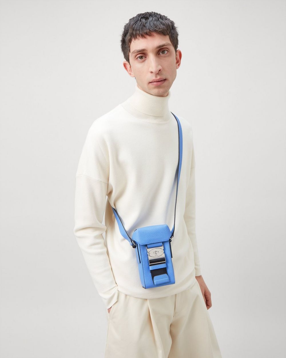 Utility Postman's Buckle Phone Messenger | Cornflower Blue Heavy Grain ...