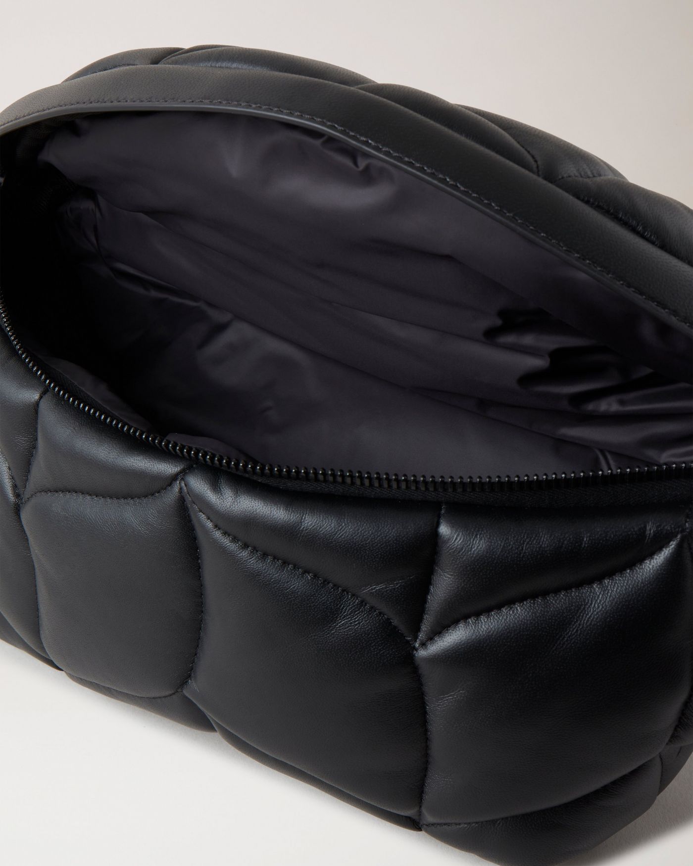 Softie 腰包 | 黑色 囊垫效果纳帕皮皮革 | Softie | Mulberry