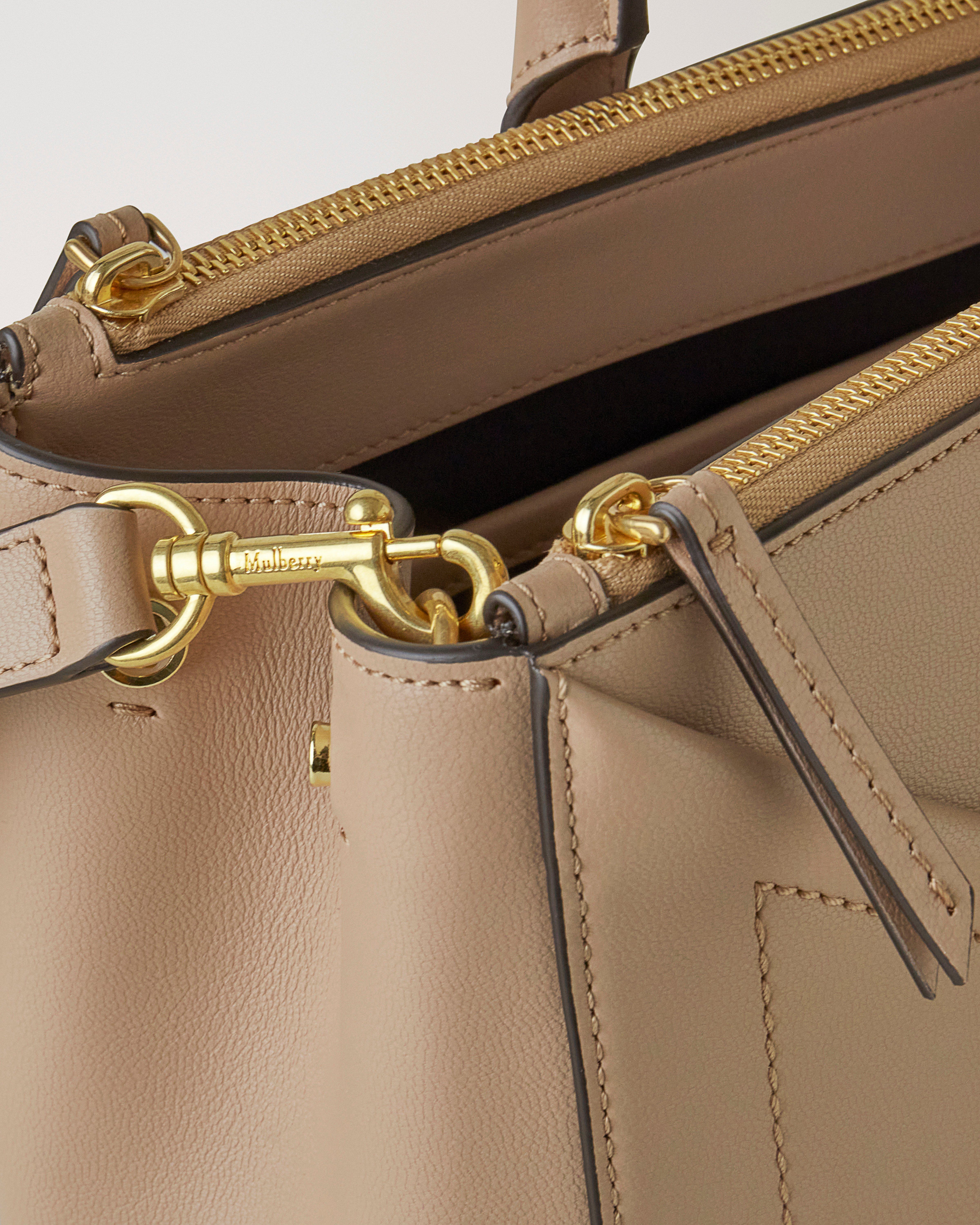 M Zipped Top Handle | Maple Micro Classic Grain | Women | Mulberry