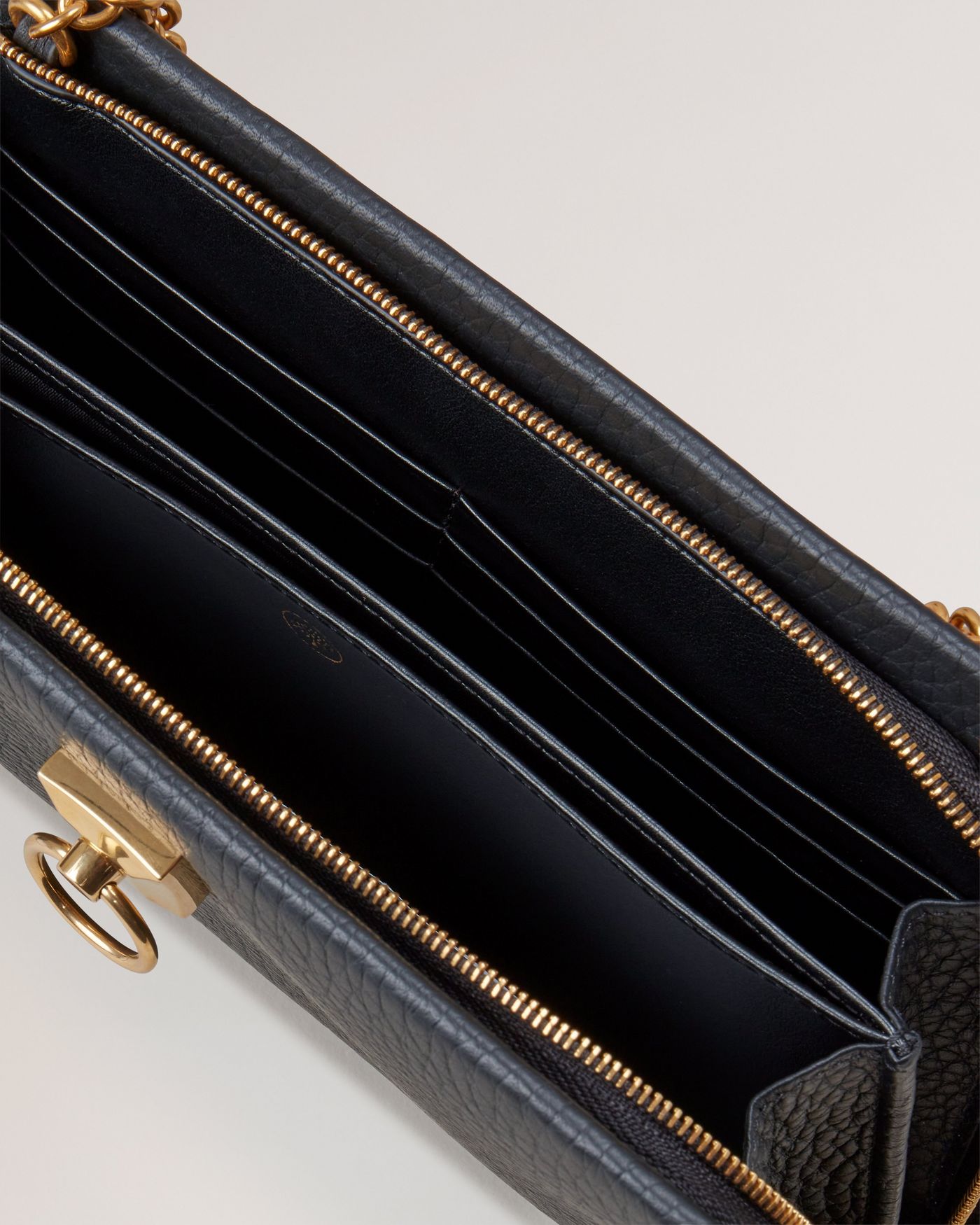 Iris Wallet on Chain | Black Heavy Grain | Women | Mulberry